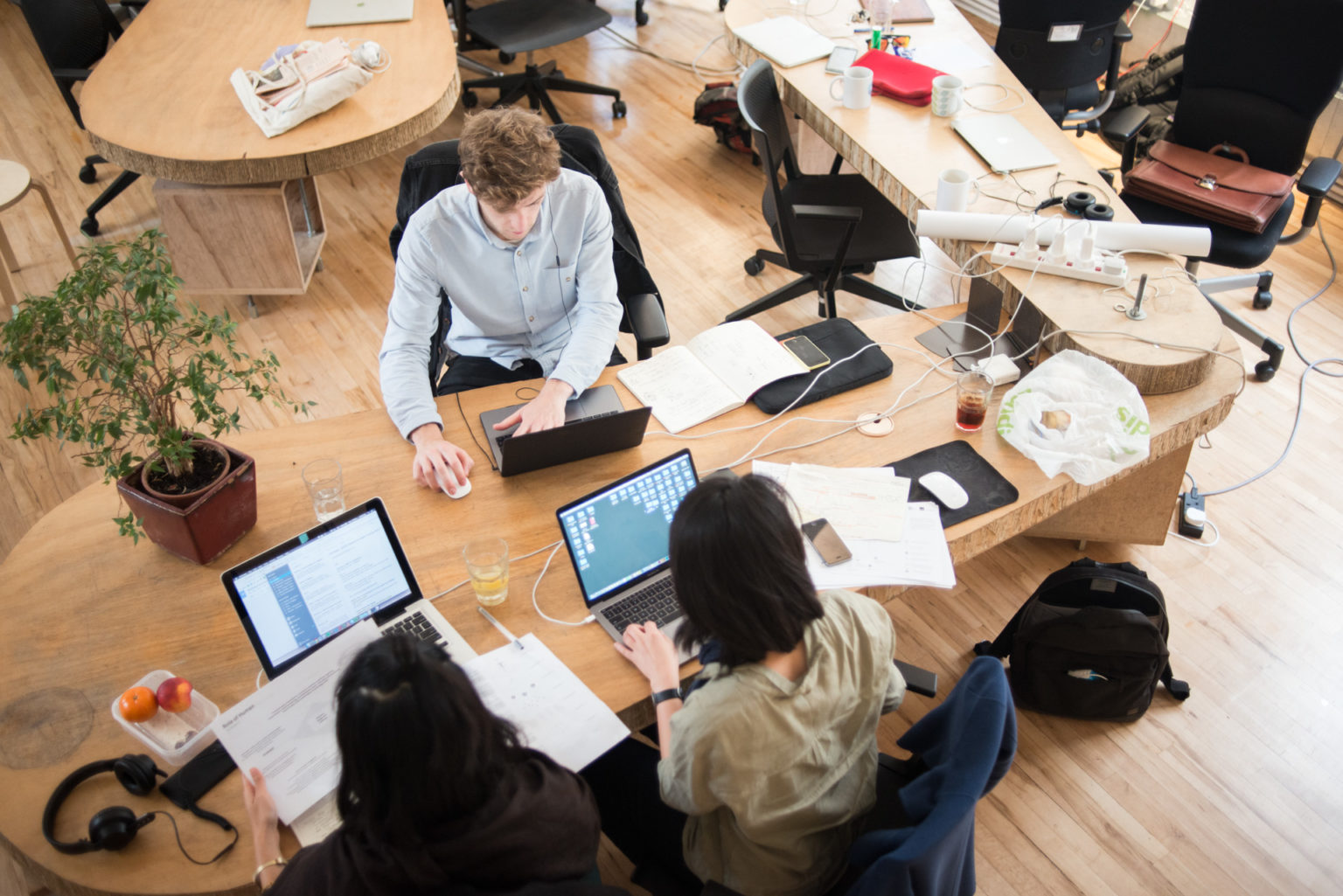 4 effective ways to improve your co-worker relationships - Coworking London